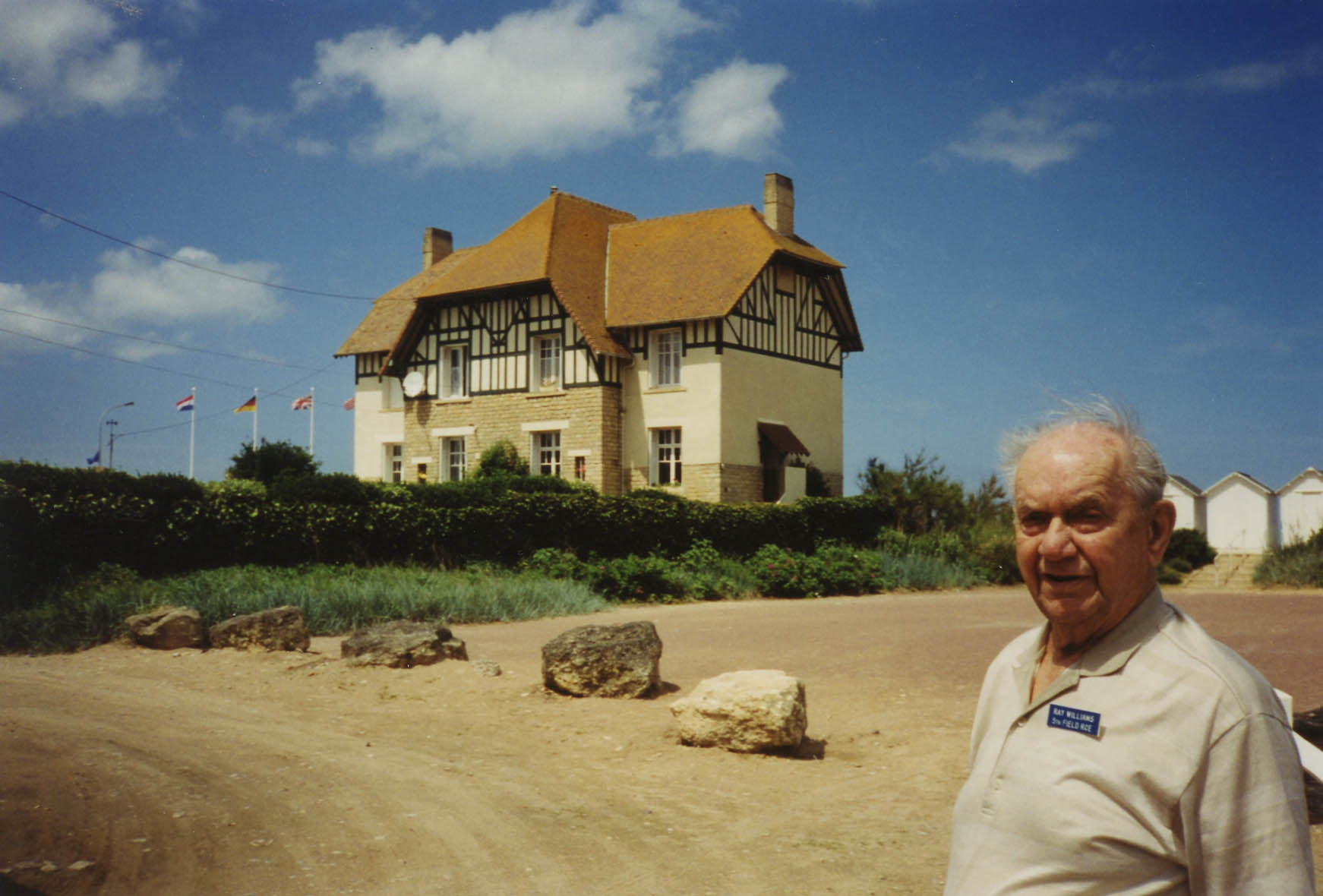 Raymond Lloyd Williams | The Canadian Encyclopedia