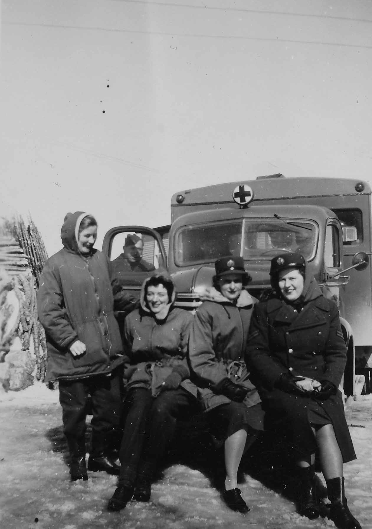 Elizabeth Helen West | l'Encyclopédie Canadienne